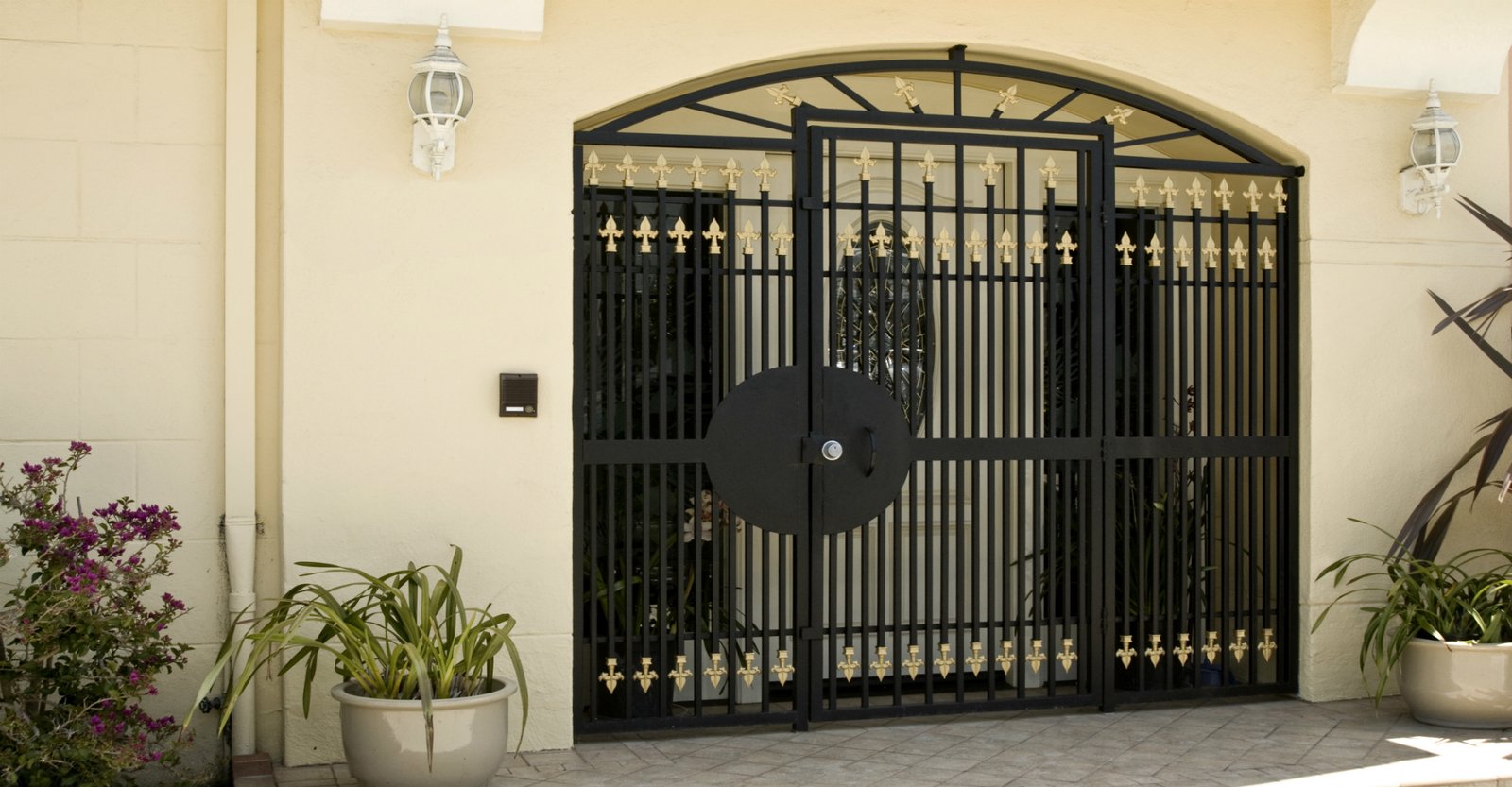 Front Door Enclosure Gallery - Eazy Fencing | Melbourne Fence & Gate ...